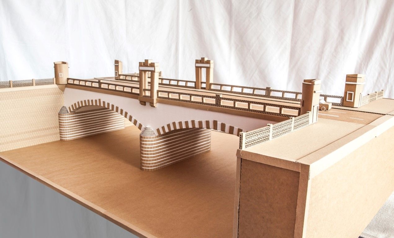 Plzeňský model mostu z lepenky je vystaven na Šumpersku / Zprávy ...
