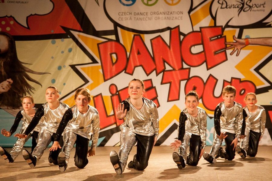 Na Mistrovství ČR ve stepu, které se poprvé konalo v Plzni, soutěžilo ...